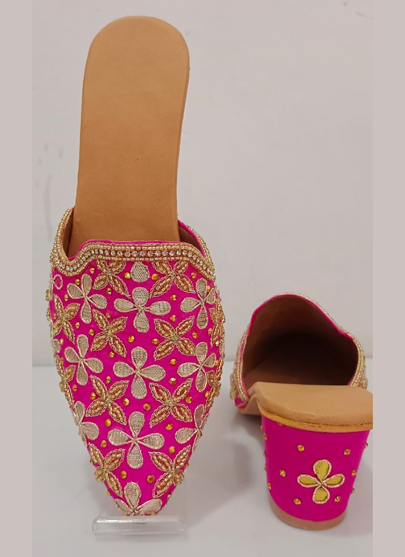 Dark Pink Aari Work Punjabi Mojri (Set Of 5 Size 36 To 40) Catalog